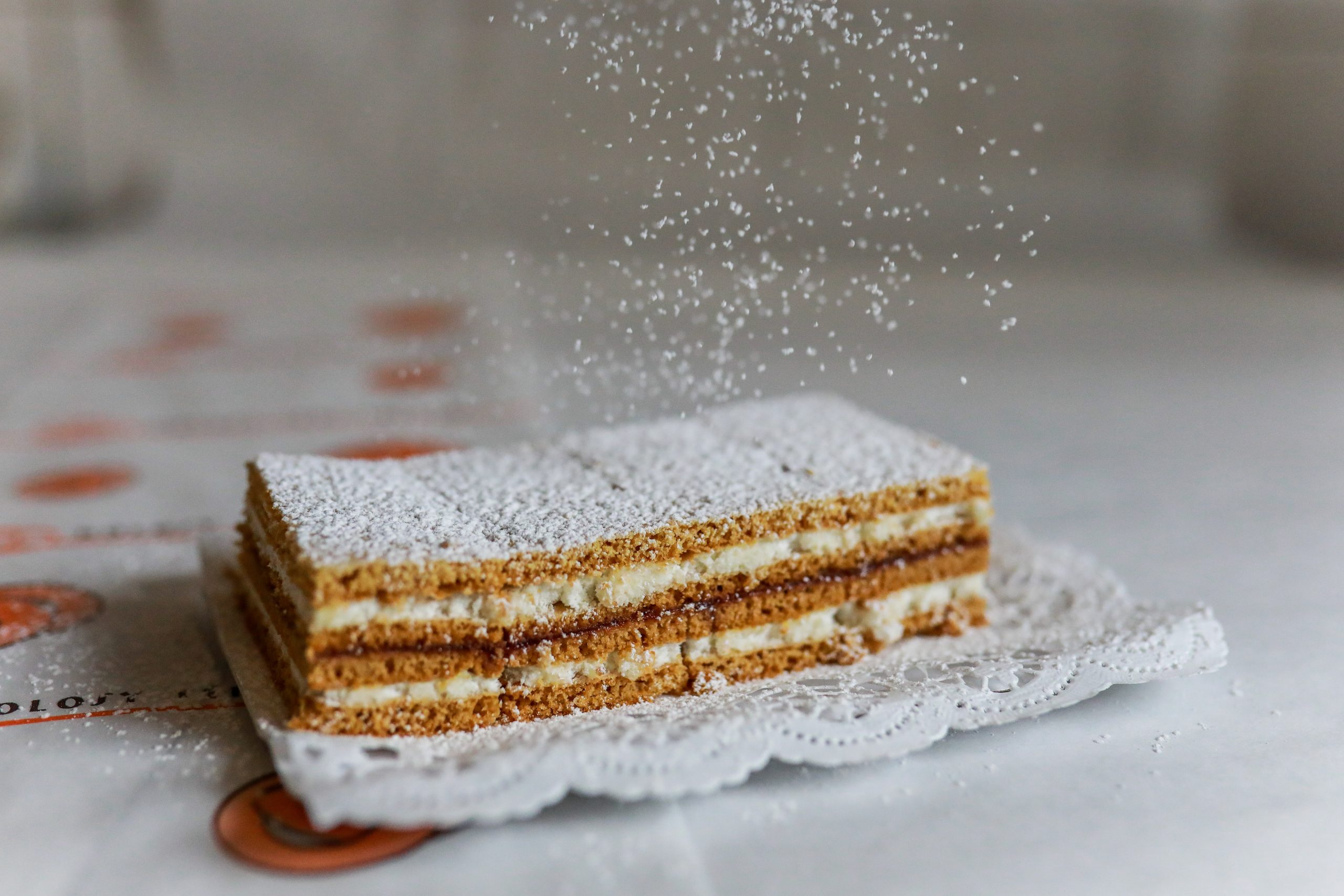 Mézes krémes 1 kg – Kolosy téri Sütöde